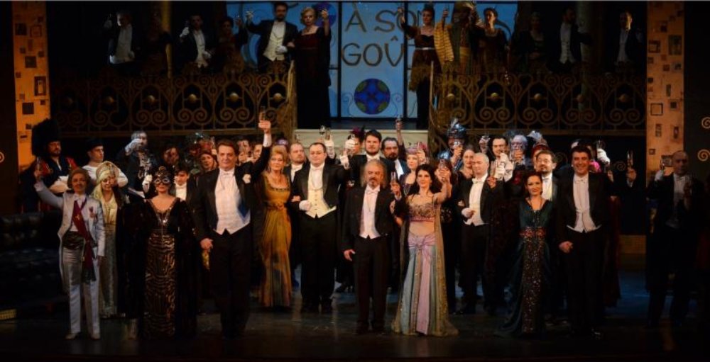 Opera timișoreană întâmpină Anul Nou în ritm de vals